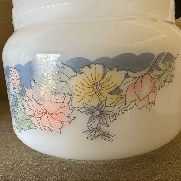 Arcopal | Kitchen | Vintage Arcopal Milk Glass Teapot Coffee Pot Carafe ...